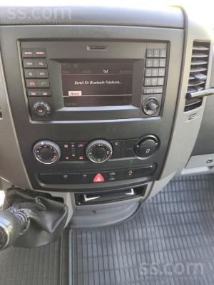 White Volkswagen Crafter 2015 in Riga, with an engine capacity of 2.00 L and mileage of 344 thousand km for 7490 €, photo 11 on AUTOMOTO.COM.LV