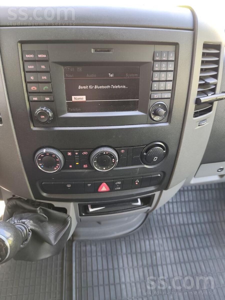 White Volkswagen Crafter 2015 in Riga, with an engine capacity of 2.00 L and mileage of 344 thousand km for 7490 €, photo 11 on AUTOMOTO.COM.LV