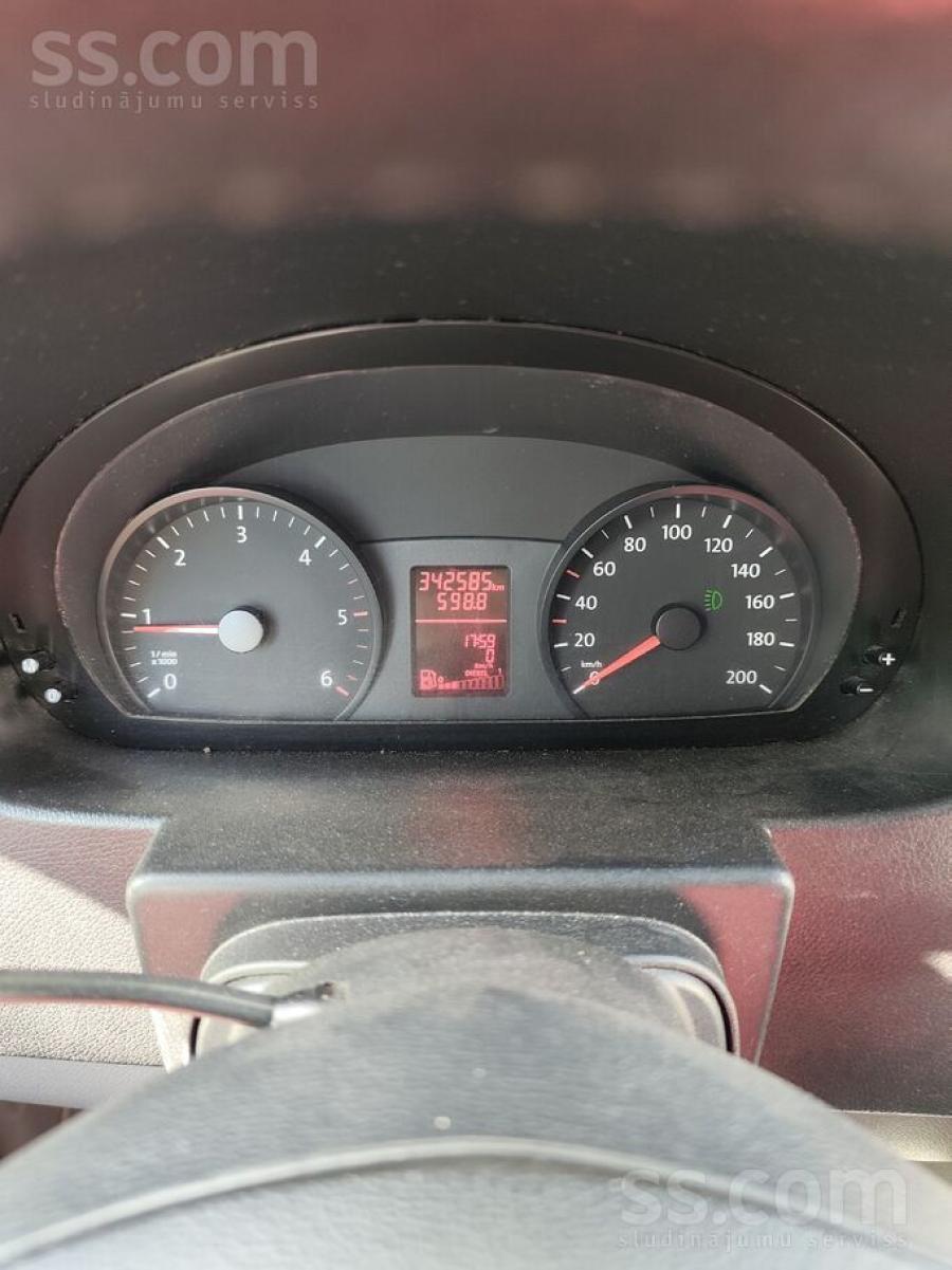 White Volkswagen Crafter 2015 in Riga, with an engine capacity of 2.00 L and mileage of 344 thousand km for 7490 €, photo 15 on AUTOMOTO.COM.LV