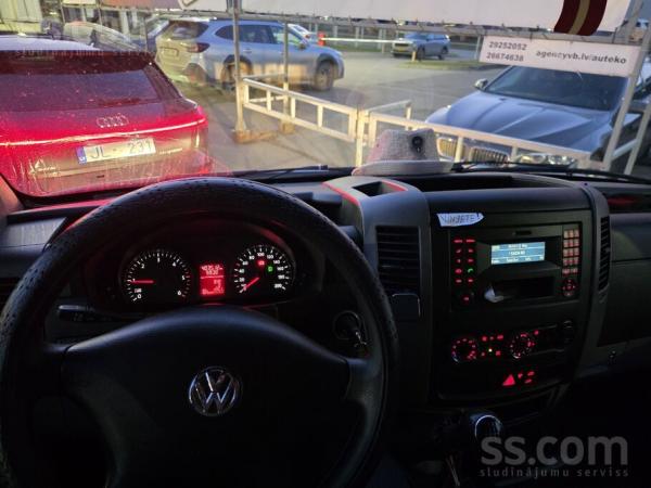 Balts Volkswagen Crafter 2015 Rīga, ar dzinēja tilpumu 2.00 L un nobraukumu 405 tūkst. km par 8000 €, foto 5 vietnē AUTOMOTO.COM.LV