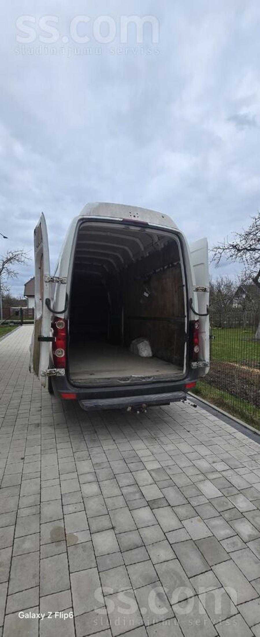 Balts Volkswagen Crafter 2015 Rīga, ar dzinēja tilpumu 2.00 L un nobraukumu 450 tūkst. km par 7500 €, foto 5 vietnē AUTOMOTO.COM.LV