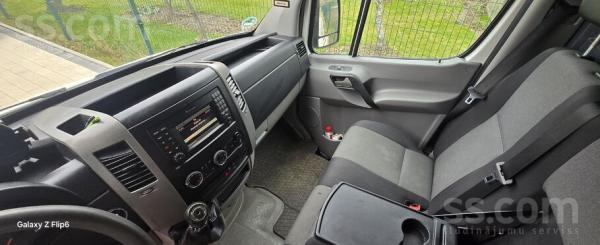 White Volkswagen Crafter 2015 in Riga, with an engine capacity of 2.00 L and mileage of 450 thousand km for 7500 €, photo 8 on AUTOMOTO.COM.LV
