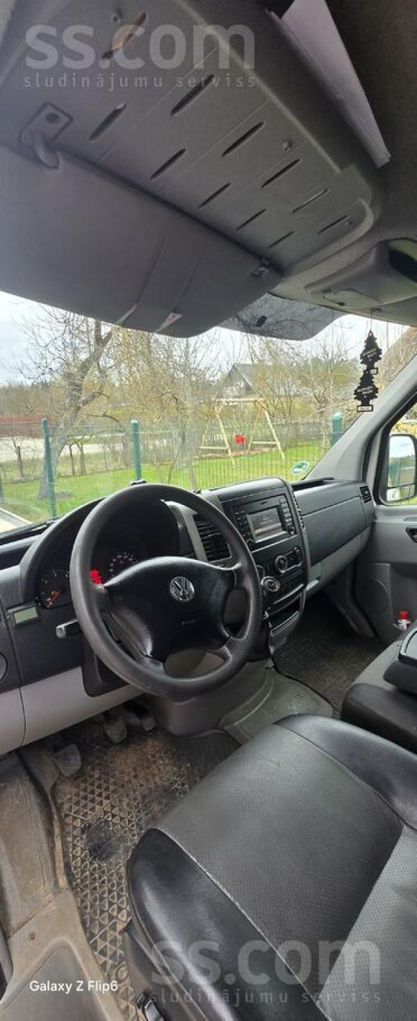 White Volkswagen Crafter 2015 in Riga, with an engine capacity of 2.00 L and mileage of 450 thousand km for 7500 €, photo 10 on AUTOMOTO.COM.LV