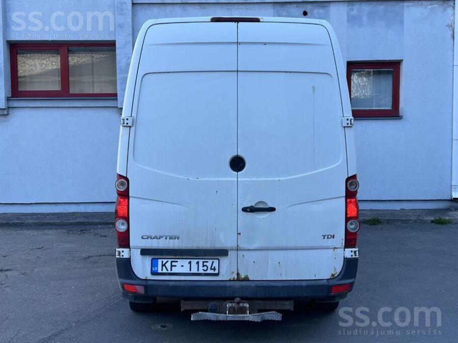 Balts Volkswagen Crafter 2015 Rīga, ar dzinēja tilpumu 2.00 L un nobraukumu 396 tūkst. km par 2990 €, foto 6 vietnē AUTOMOTO.COM.LV