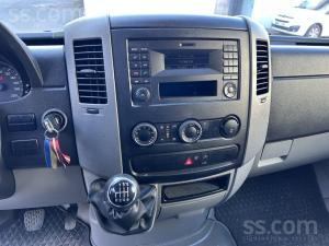 Balts Volkswagen Crafter 2015 Rīga, ar dzinēja tilpumu 2.00 L un nobraukumu 396 tūkst. km par 2990 €, foto 11 vietnē AUTOMOTO.COM.LV