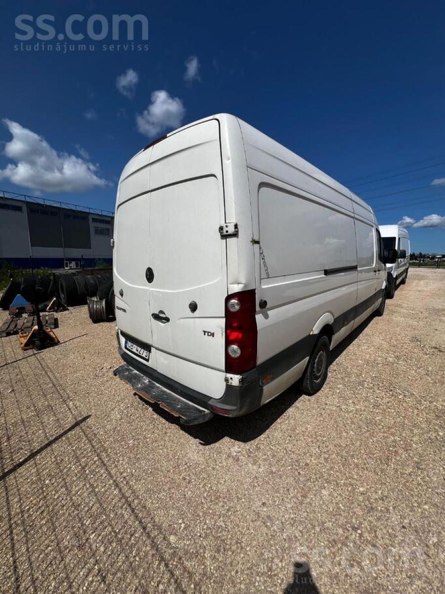 White Volkswagen Crafter 2015 in Riga, with an engine capacity of 2.00 L and mileage of 334 thousand km for 7260 €, photo 5 on AUTOMOTO.COM.LV