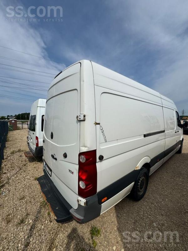 White Volkswagen Crafter 2015 in Riga, with an engine capacity of 2.00 L and mileage of 334 thousand km for 7260 €, photo 3 on AUTOMOTO.COM.LV