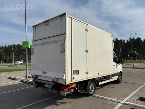 White Volkswagen Crafter 2015 in Riga, with an engine capacity of 2.00 L and mileage of 203 thousand km for 9500 €, photo 9 on AUTOMOTO.COM.LV