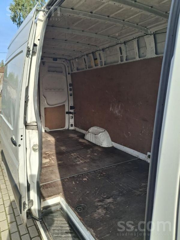 Volkswagen Crafter 2015 Rīga vietnē Balts Volkswagen Crafter 2015 Rīga, ar dzinēja tilpumu 2.00 L un nobraukumu 318 tūkst. km par 6590 €, foto 9 vietnē AUTOMOTO.COM.LV
