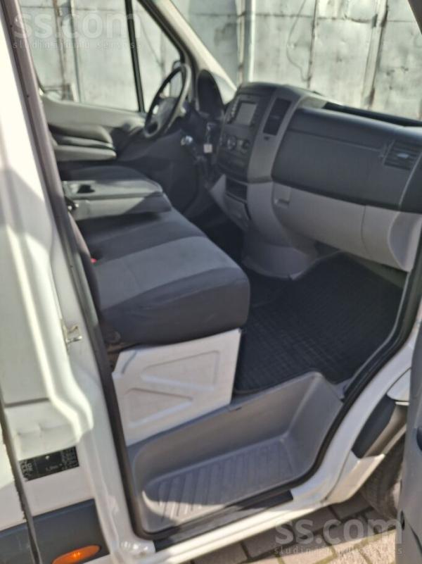 Volkswagen Crafter 2015 Rīga vietnē Balts Volkswagen Crafter 2015 Rīga, ar dzinēja tilpumu 2.00 L un nobraukumu 318 tūkst. km par 6590 €, foto 10 vietnē AUTOMOTO.COM.LV
