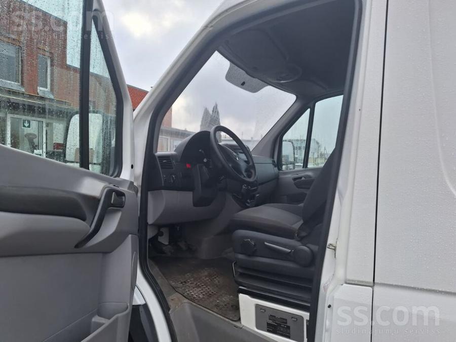 Balts Volkswagen Crafter 2016 Jelgava, ar dzinēja tilpumu 2.00 L un nobraukumu 261 tūkst. km par 8900 €, foto 9 vietnē AUTOMOTO.COM.LV