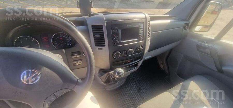 Balts Volkswagen Crafter 2016 Rīga, ar dzinēja tilpumu 2.00 L un nobraukumu 197 tūkst. km par 12500 €, foto 9 vietnē AUTOMOTO.COM.LV