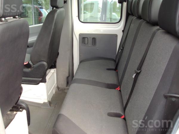 White Volkswagen Crafter 2016 in Riga, with an engine capacity of 2.00 L and mileage of 118 thousand km for 16000 €, photo 3 on AUTOMOTO.COM.LV