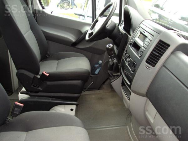 White Volkswagen Crafter 2016 in Riga, with an engine capacity of 2.00 L and mileage of 118 thousand km for 16000 €, photo 5 on AUTOMOTO.COM.LV