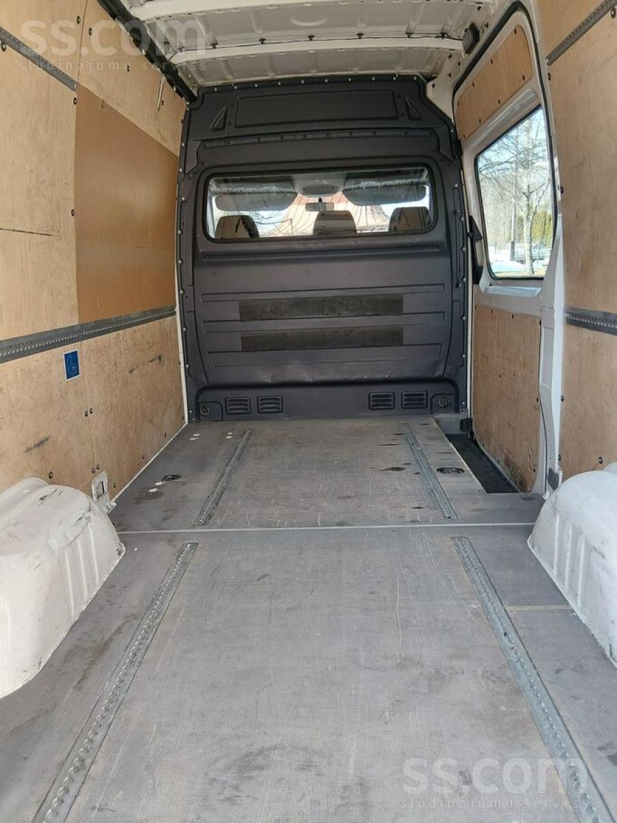 Balts Volkswagen Crafter 2016 Kuldīga, ar dzinēja tilpumu 2.00 L un nobraukumu 341 tūkst. km par 8950 €, foto 9 vietnē AUTOMOTO.COM.LV