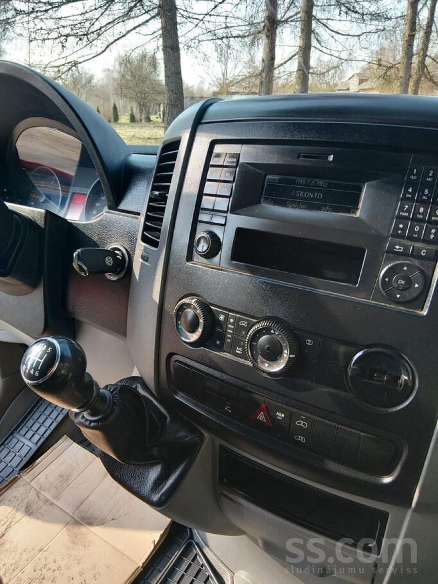 Balts Volkswagen Crafter 2016 Kuldīga, ar dzinēja tilpumu 2.00 L un nobraukumu 341 tūkst. km par 8950 €, foto 13 vietnē AUTOMOTO.COM.LV