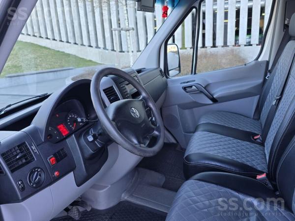 Balts Volkswagen Crafter 2016 Rīga, ar dzinēja tilpumu 2.00 L un nobraukumu 226 tūkst. km par 18900 €, foto 5 vietnē AUTOMOTO.COM.LV