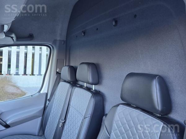 Balts Volkswagen Crafter 2016 Rīga, ar dzinēja tilpumu 2.00 L un nobraukumu 226 tūkst. km par 18900 €, foto 6 vietnē AUTOMOTO.COM.LV