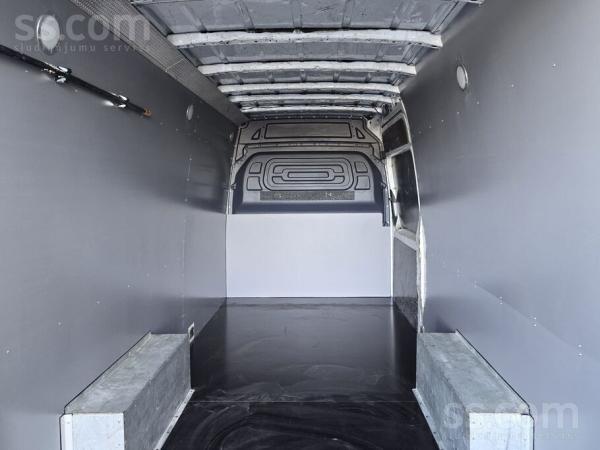 Balts Volkswagen Crafter 2016 Rīga, ar dzinēja tilpumu 2.00 L un nobraukumu 226 tūkst. km par 18900 €, foto 9 vietnē AUTOMOTO.COM.LV