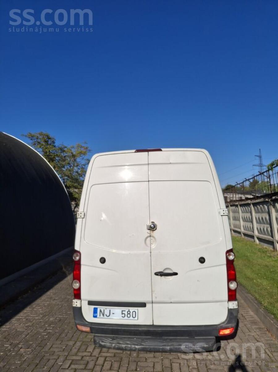 Balts Volkswagen Crafter 2016 Rīga, ar dzinēja tilpumu 2.00 L un nobraukumu 374 tūkst. km par 6590 €, foto 5 vietnē AUTOMOTO.COM.LV