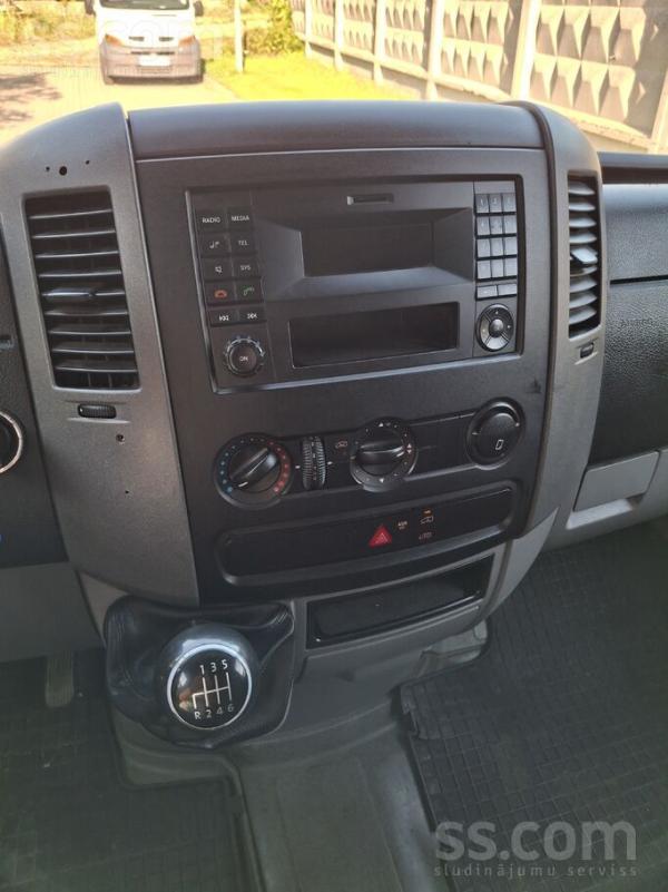 Balts Volkswagen Crafter 2016 Rīga, ar dzinēja tilpumu 2.00 L un nobraukumu 374 tūkst. km par 6590 €, foto 11 vietnē AUTOMOTO.COM.LV