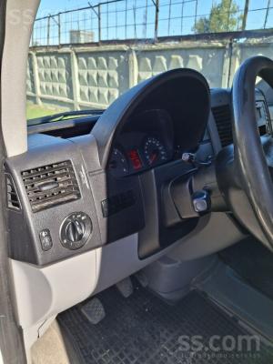 Balts Volkswagen Crafter 2016 Rīga, ar dzinēja tilpumu 2.00 L un nobraukumu 374 tūkst. km par 6590 €, foto 13 vietnē AUTOMOTO.COM.LV