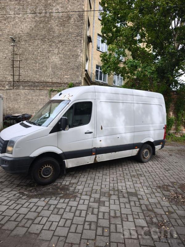 White Volkswagen Crafter 2016 in Riga, with an engine capacity of 2.00 L and mileage of 458 thousand km for 4500 €, photo 3 on AUTOMOTO.COM.LV