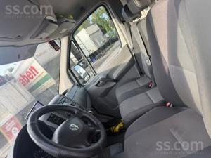 Balts Volkswagen Crafter 2016 Rīga, ar dzinēja tilpumu 2.00 L un nobraukumu 331 tūkst. km par 8300 €, foto 3 vietnē AUTOMOTO.COM.LV