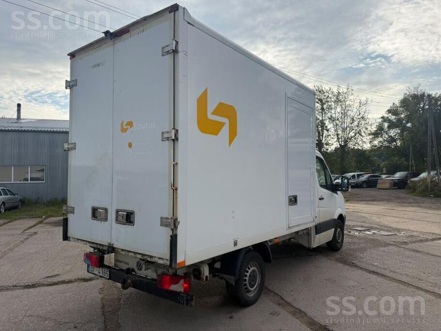 Balts Volkswagen Crafter 2016 Rīga, ar dzinēja tilpumu 2.00 L un nobraukumu 331 tūkst. km par 8300 €, foto 6 vietnē AUTOMOTO.COM.LV