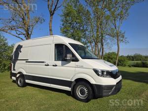White Volkswagen Crafter 2017 in Dobele, with an engine capacity of 2.00 L and mileage of 255 thousand km for 13995 €, photo 1 on AUTOMOTO.COM.LV