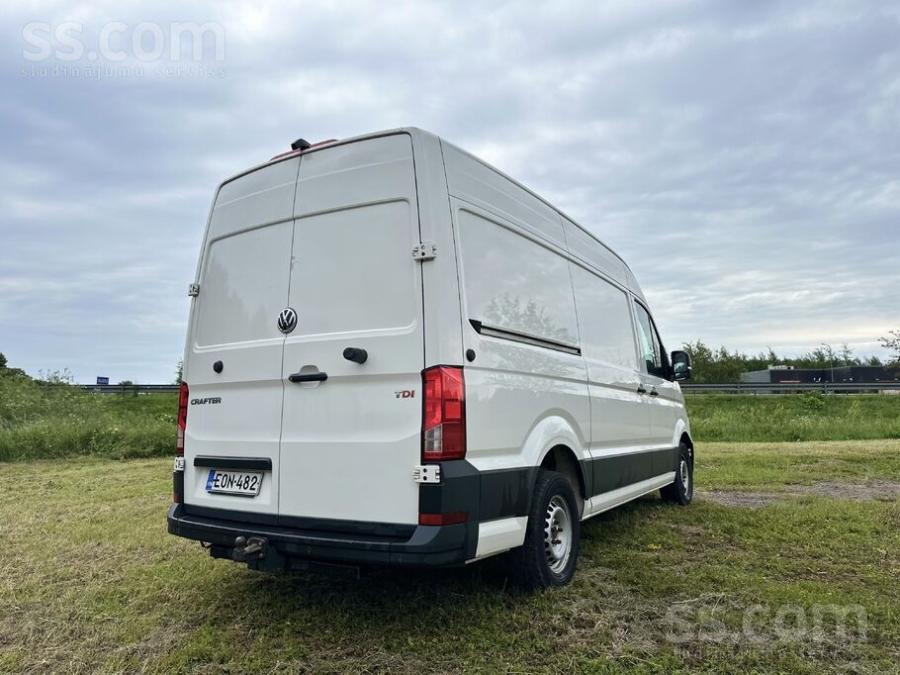 White Volkswagen Crafter 2017 in Riga, with an engine capacity of 2.00 L and mileage of 229 thousand km for 16950 €, photo 3 on AUTOMOTO.COM.LV
