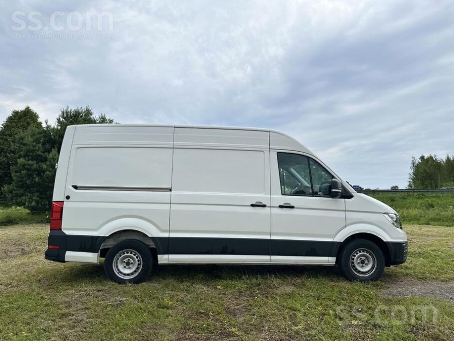 White Volkswagen Crafter 2017 in Riga, with an engine capacity of 2.00 L and mileage of 229 thousand km for 16950 €, photo 7 on AUTOMOTO.COM.LV