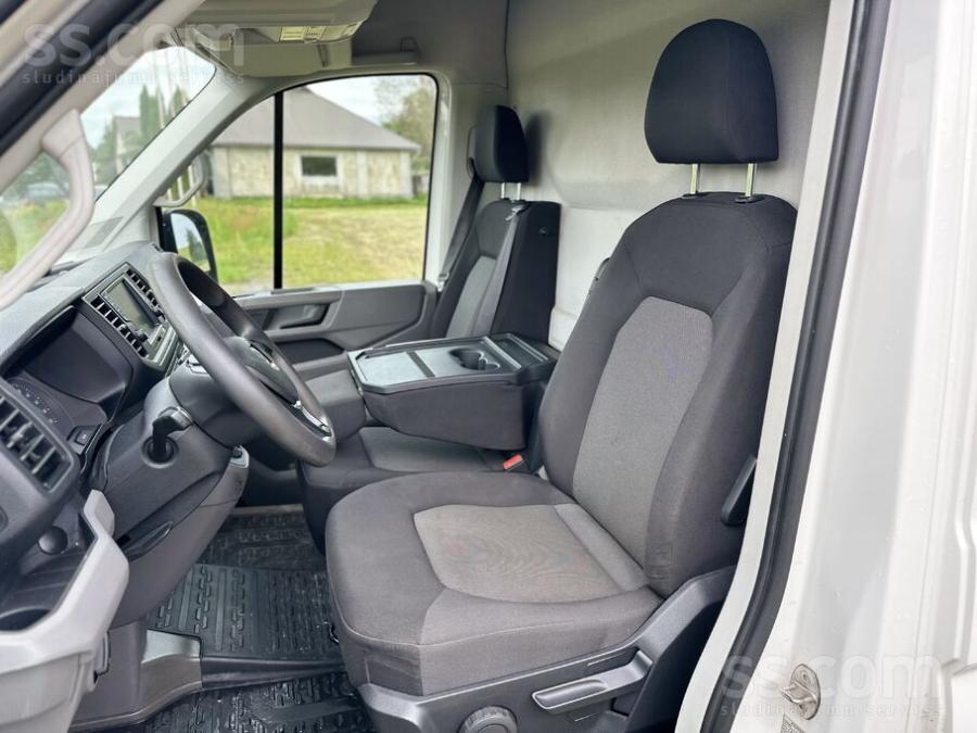 White Volkswagen Crafter 2017 in Riga, with an engine capacity of 2.00 L and mileage of 229 thousand km for 16950 €, photo 9 on AUTOMOTO.COM.LV