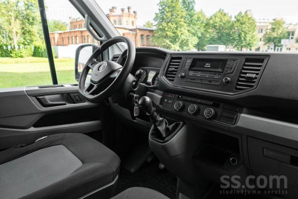 White Volkswagen Crafter 2017 in Riga, with an engine capacity of 2.00 L and mileage of 293 thousand km for 10990 €, photo 8 on AUTOMOTO.COM.LV