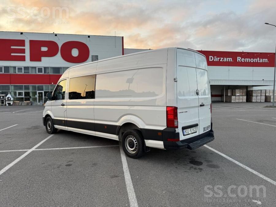 White Volkswagen Crafter 2017 in Valmiera, with an engine capacity of 2.00 L and mileage of 657 thousand km for 10900 €, photo 4 on AUTOMOTO.COM.LV