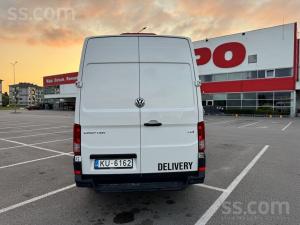 White Volkswagen Crafter 2017 in Valmiera, with an engine capacity of 2.00 L and mileage of 657 thousand km for 10900 €, photo 5 on AUTOMOTO.COM.LV