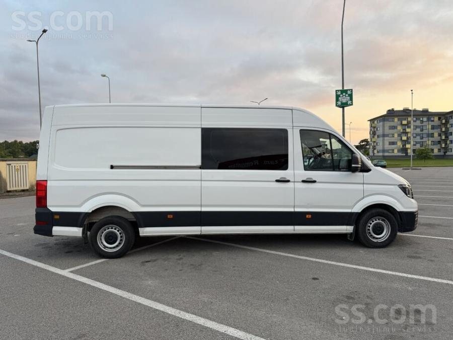 White Volkswagen Crafter 2017 in Valmiera, with an engine capacity of 2.00 L and mileage of 657 thousand km for 10900 €, photo 7 on AUTOMOTO.COM.LV