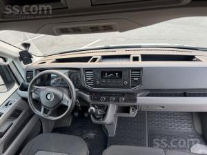 White Volkswagen Crafter 2017 in Valmiera, with an engine capacity of 2.00 L and mileage of 657 thousand km for 10900 €, photo 10 on AUTOMOTO.COM.LV