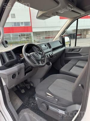 White Volkswagen Crafter 2017 in Valmiera, with an engine capacity of 2.00 L and mileage of 657 thousand km for 10900 €, photo 11 on AUTOMOTO.COM.LV
