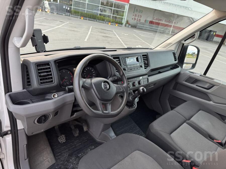 White Volkswagen Crafter 2017 in Valmiera, with an engine capacity of 2.00 L and mileage of 657 thousand km for 10900 €, photo 12 on AUTOMOTO.COM.LV