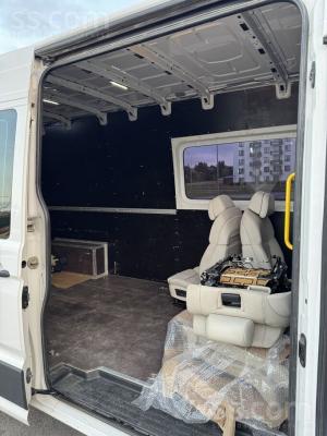 White Volkswagen Crafter 2017 in Valmiera, with an engine capacity of 2.00 L and mileage of 657 thousand km for 10900 €, photo 14 on AUTOMOTO.COM.LV