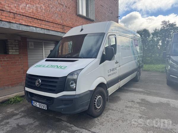 White Volkswagen Crafter 2017 in Ogre, with an engine capacity of 2.00 L and mileage of 390 thousand km for 12500 €, photo 1 on AUTOMOTO.COM.LV