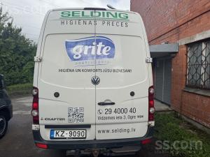 White Volkswagen Crafter 2017 in Ogre, with an engine capacity of 2.00 L and mileage of 390 thousand km for 12500 €, photo 4 on AUTOMOTO.COM.LV