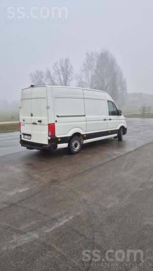 White Volkswagen Crafter 2018 in Jekabpils, with an engine capacity of 2.00 L and mileage of 303 thousand km for 13500 €, photo 3 on AUTOMOTO.COM.LV