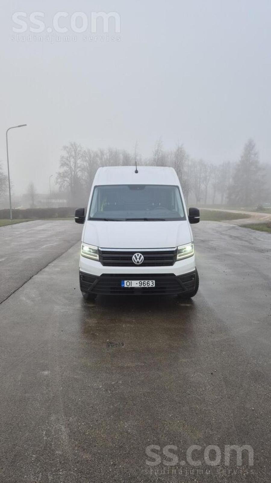 White Volkswagen Crafter 2018 in Jekabpils, with an engine capacity of 2.00 L and mileage of 303 thousand km for 13500 €, photo 5 on AUTOMOTO.COM.LV