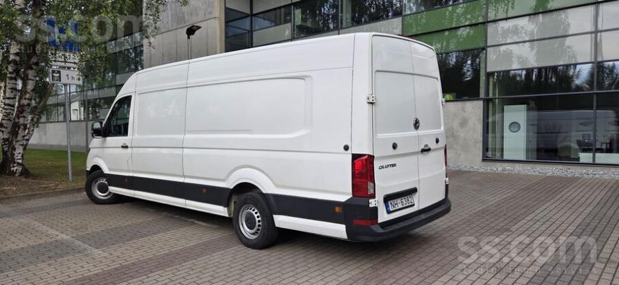 White Volkswagen Crafter 2018 in Riga, with an engine capacity of 2.00 L and mileage of 255 thousand km for 16500 €, photo 3 on AUTOMOTO.COM.LV
