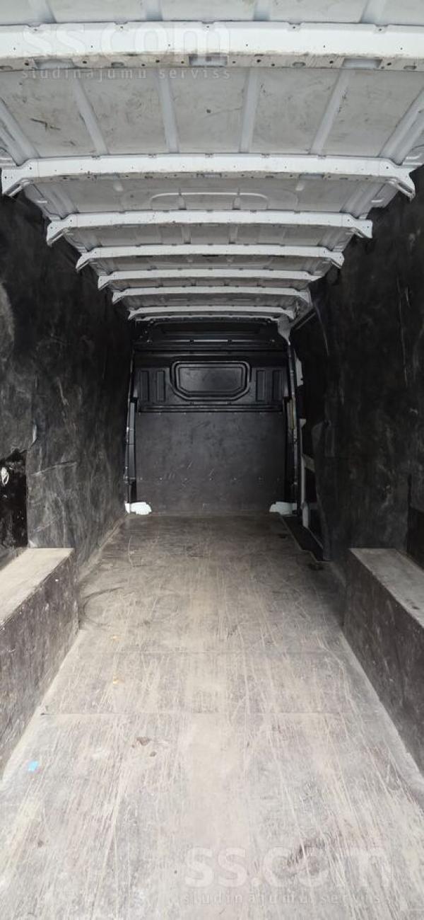 Balts Volkswagen Crafter 2018 Rīga, ar dzinēja tilpumu 2.00 L un nobraukumu 255 tūkst. km par 16500 €, foto 6 vietnē AUTOMOTO.COM.LV