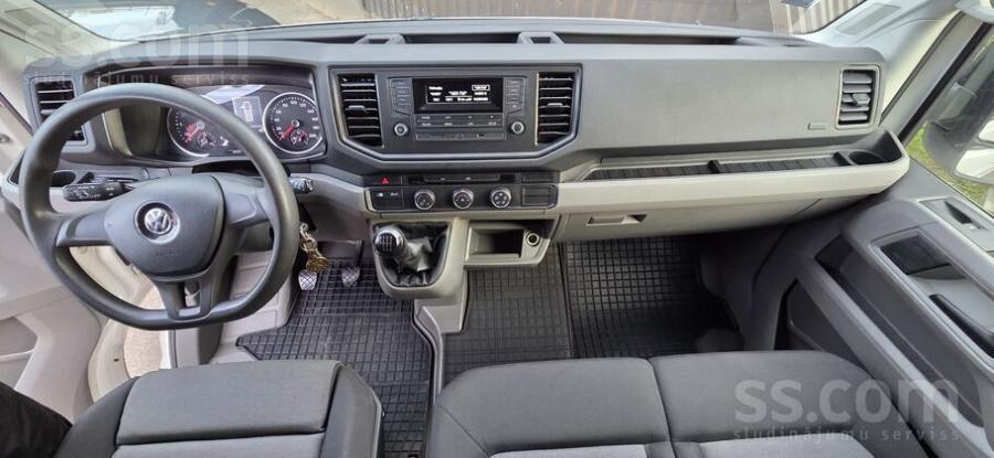 White Volkswagen Crafter 2018 in Riga, with an engine capacity of 2.00 L and mileage of 255 thousand km for 16500 €, photo 9 on AUTOMOTO.COM.LV