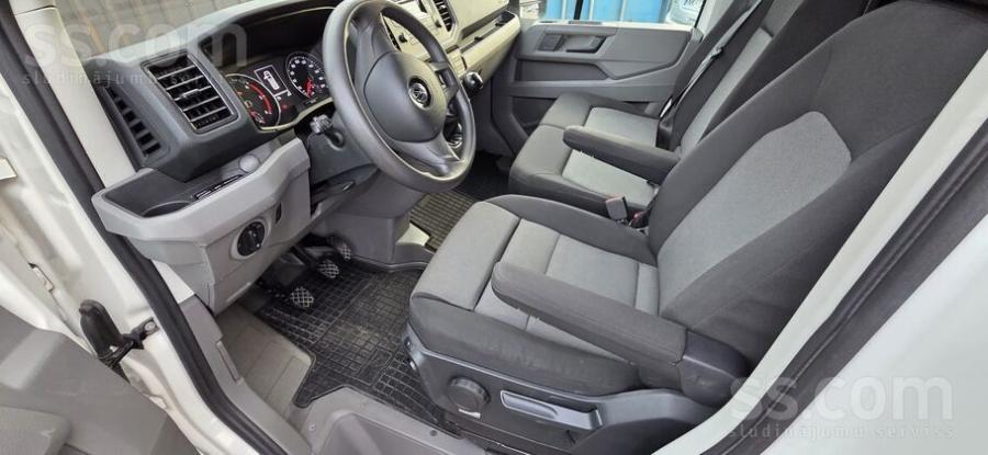 White Volkswagen Crafter 2018 in Riga, with an engine capacity of 2.00 L and mileage of 255 thousand km for 16500 €, photo 10 on AUTOMOTO.COM.LV