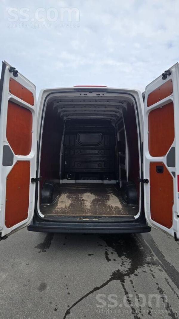 Balts Volkswagen Crafter 2018 Rīga, ar dzinēja tilpumu 2.00 L un nobraukumu 288 tūkst. km par 16423 €, foto 7 vietnē AUTOMOTO.COM.LV